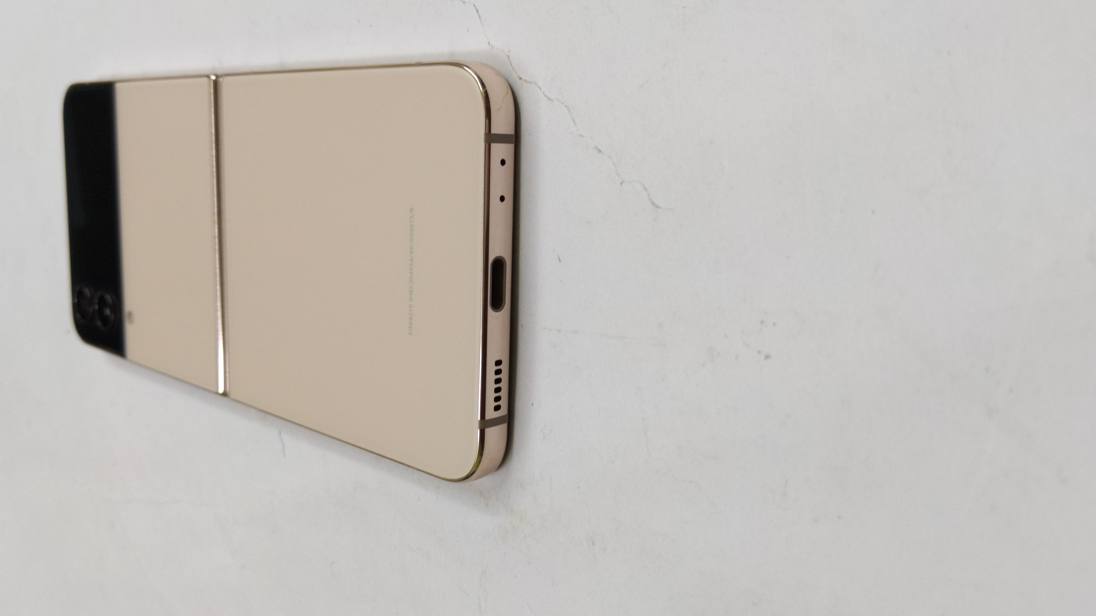 Buy New & Unboxed Samsung Z Flip4 8/128 8/256GB & 8/512GB | Sahivalue