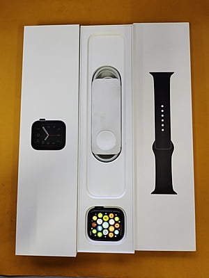 Buy Refurbished, Second Hand & Used Apple Watches Online in India with ...