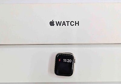 Buy Refurbished, Second Hand & Used Apple Watch | Sahivalue